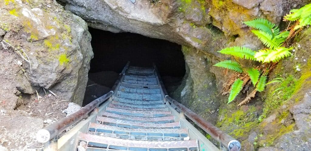 Tips for Visiting and Hiking in Ape Caves, Washington