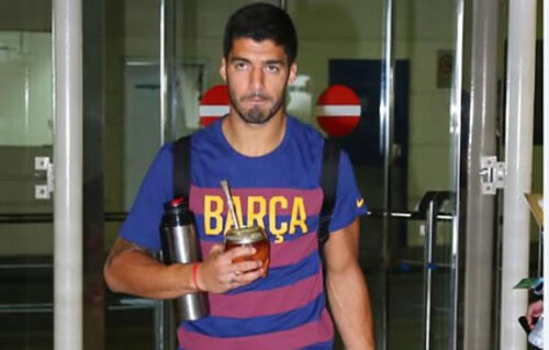 Luis Suarez Loves His Mate - Soccer Training Info