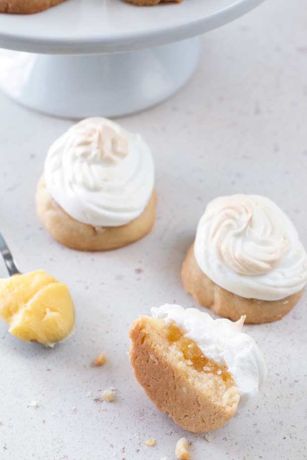 Lemon Meringue Cookies - Cake 'n Knife