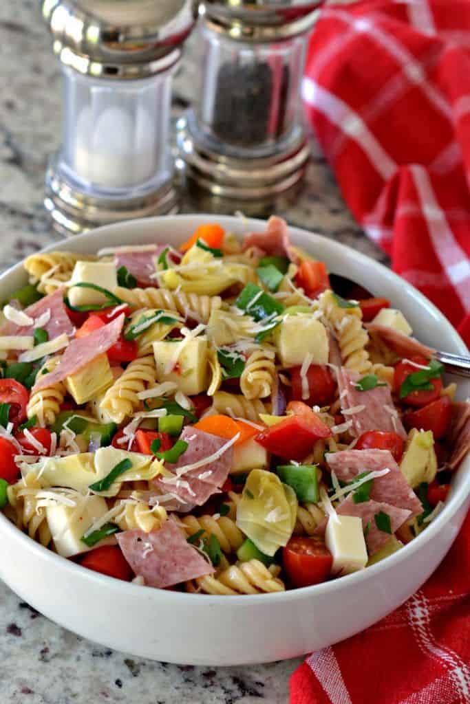 Easy Italian Pasta Salad ( A Quick and Easy Favorite)