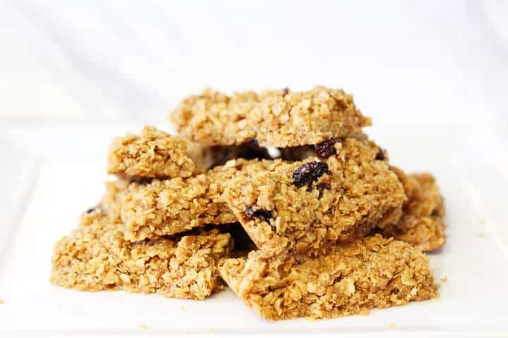 Fruity Flapjacks (cereal bars) - delicious easy oatmeal bars with dried ...