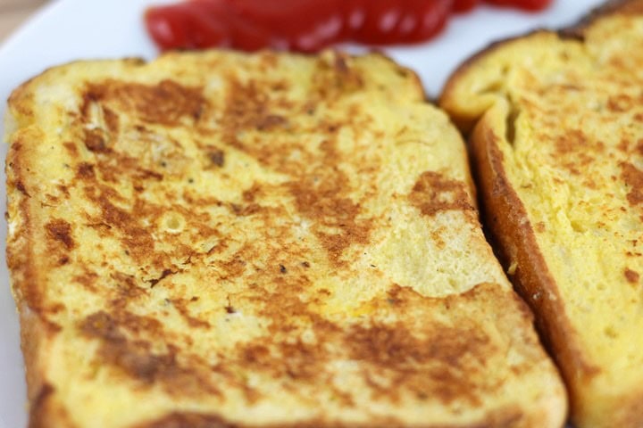 Eggy Bread - Savoury eggy bread - a super breakfast treat!