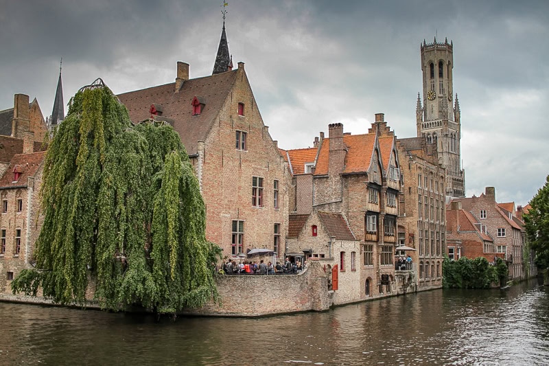 Brujas, la ciudad medieval de torres y canales que enamora (Guía y ...