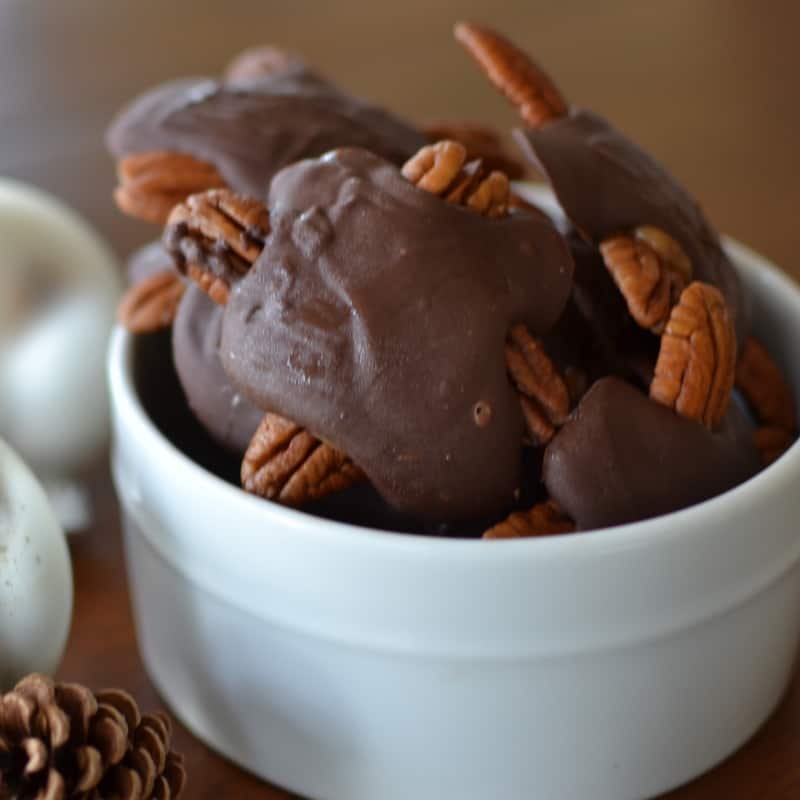 Chocolate Pecan Caramel Turtles | Small Town Woman