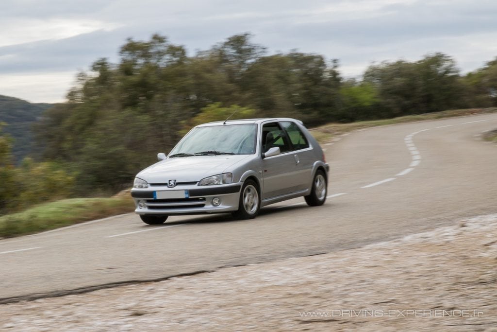 Peugeot 106 S16 - La digne héritière ? - Driving Experience