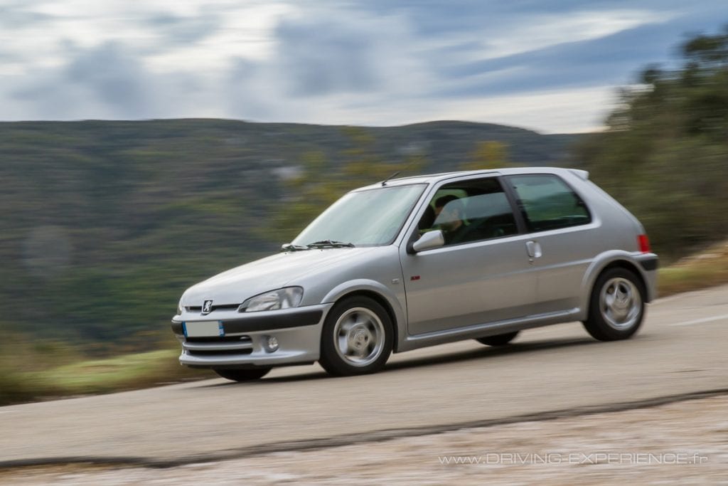 Peugeot 106 S16 - La digne héritière ? - Driving Experience