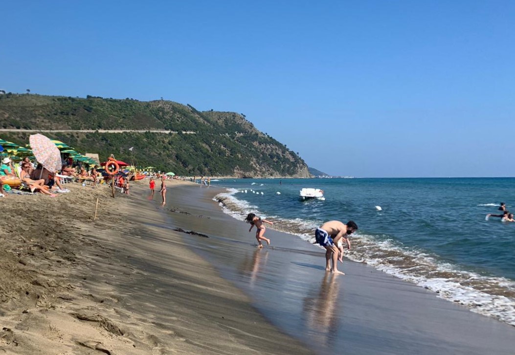 Baia Arena, la spiaggia tra Case del Conte e Ogliastro Marina