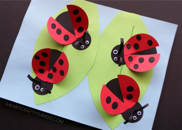 How To Make A Paper Ladybug Craft - I Heart Crafty Things
