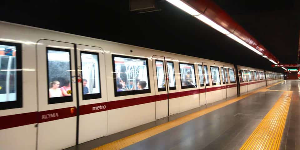 Metro in Rome: lines, opening hours, how to get, map, tickets, roma pass