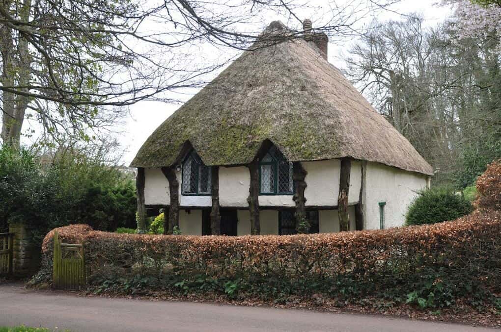 20 Gorgeous English Thatched Cottages