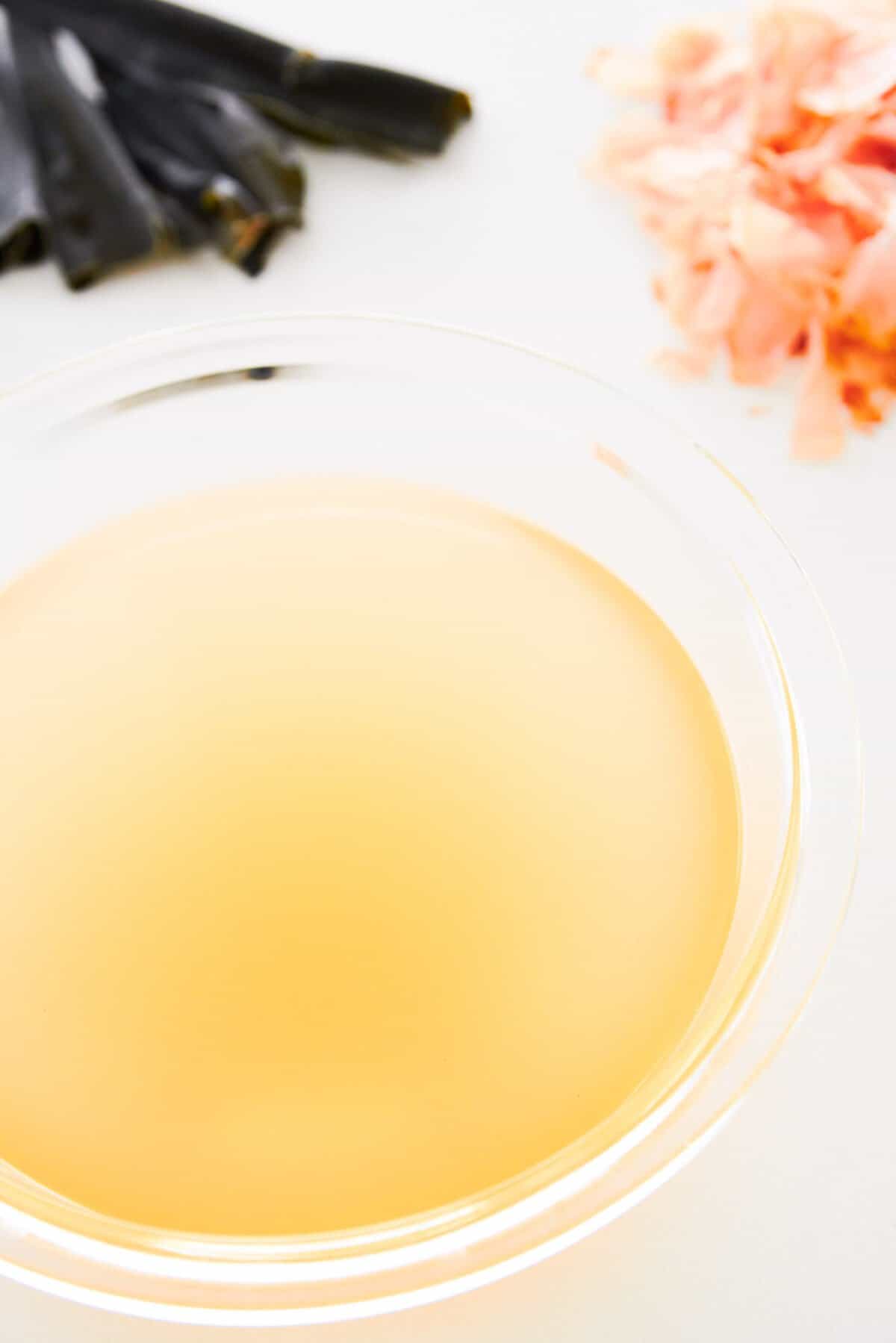 How to Make Dashi From Scratch - (出汁 - Japanese Soup Stock)