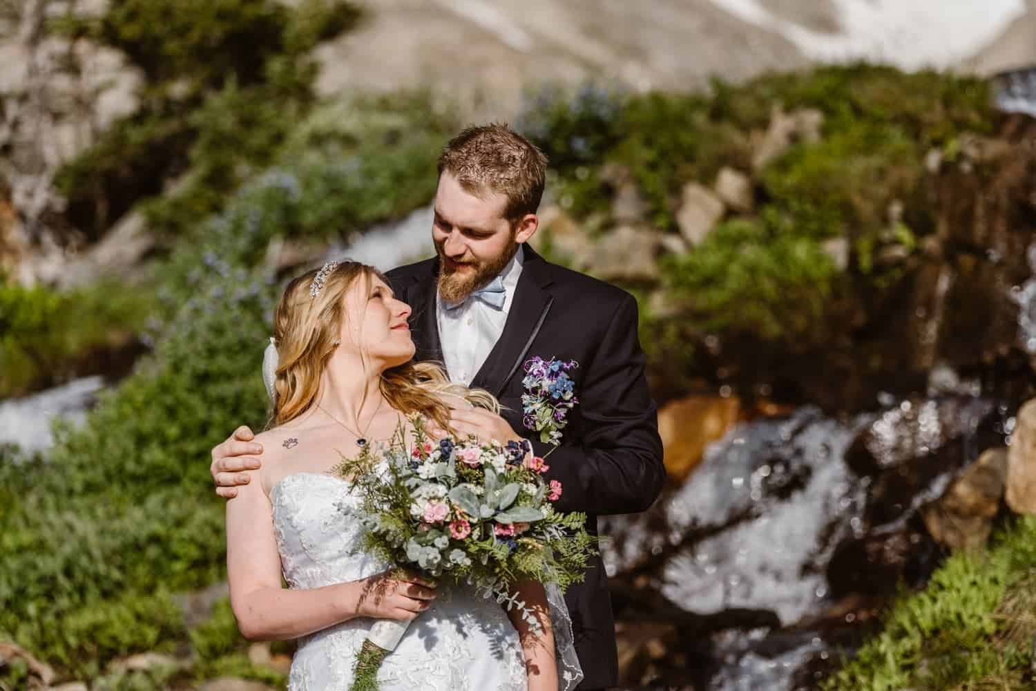 A Checklist of What to Pack for Your Elopement in 2020 | Vows and Peaks