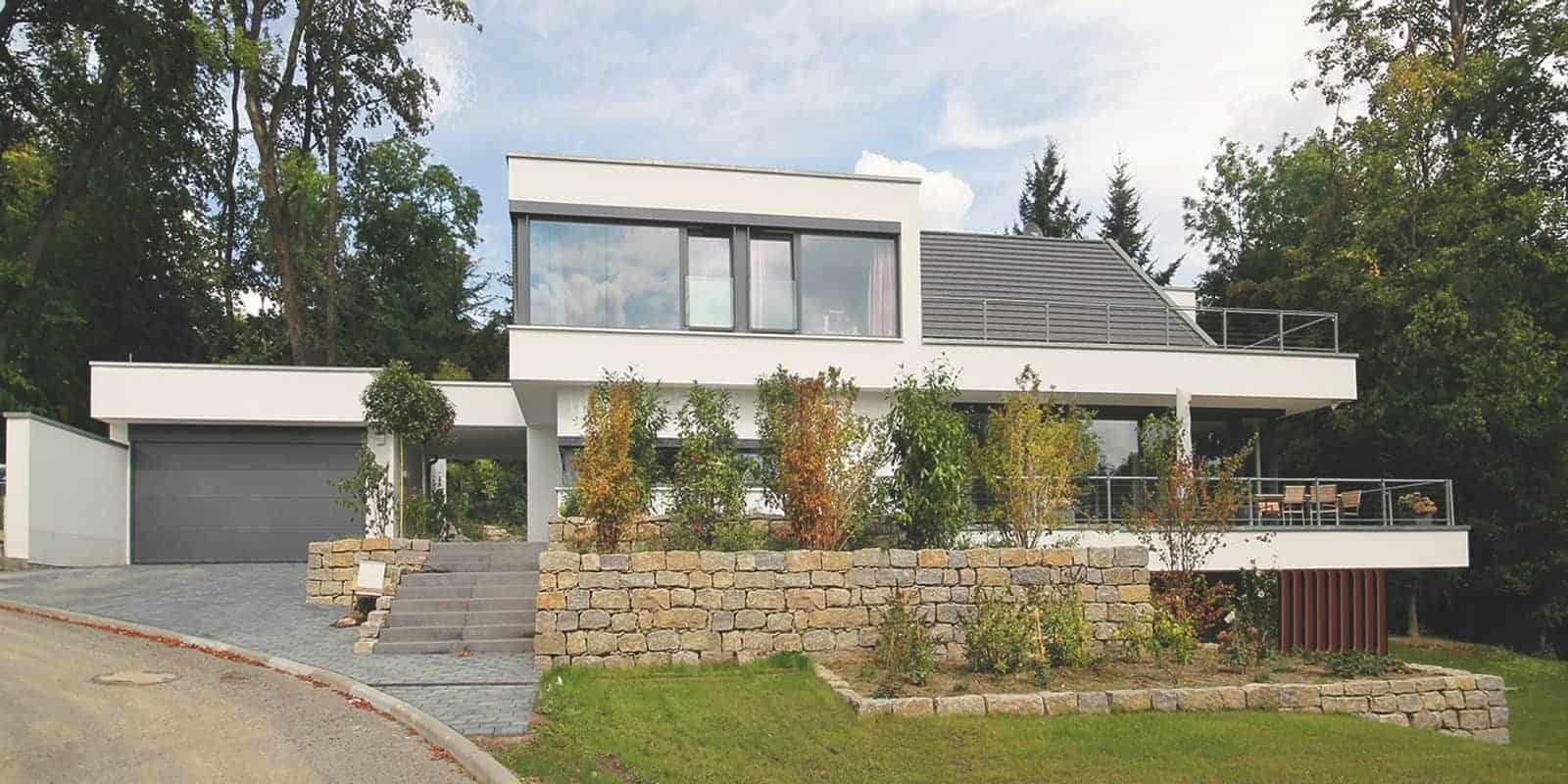 Einfamilienhaus Satteldach moderne Architektur / AVANTECTURE