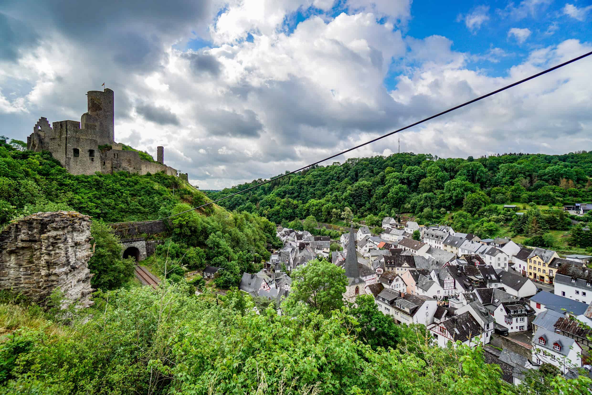 Monreal in der Eifel – Tagesausflug ins romantische Eltztal