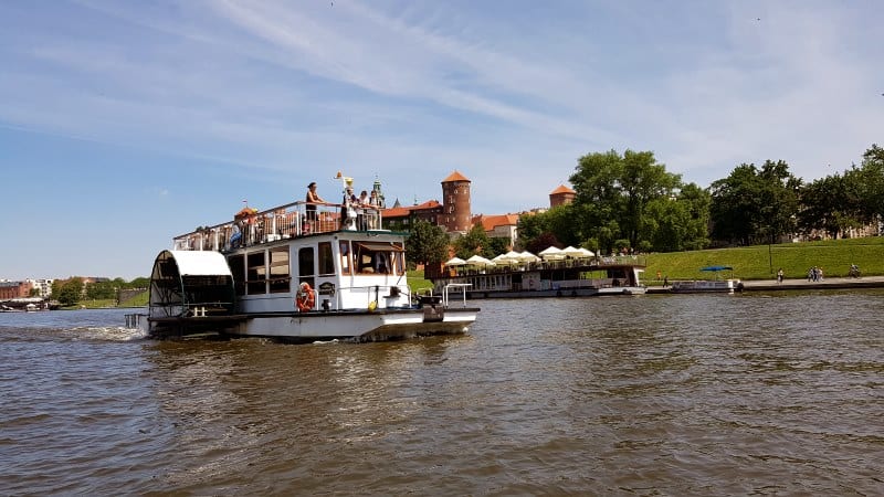 Rejs statkiem gondolą lub katamaranem po Wiśle w Krakowie | AQUA FUN