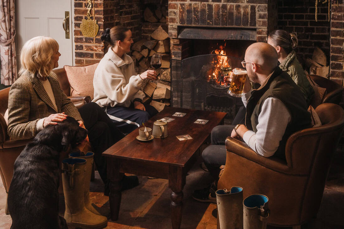 The Jolly Tanners Pub - Historic Pub in Staplefield