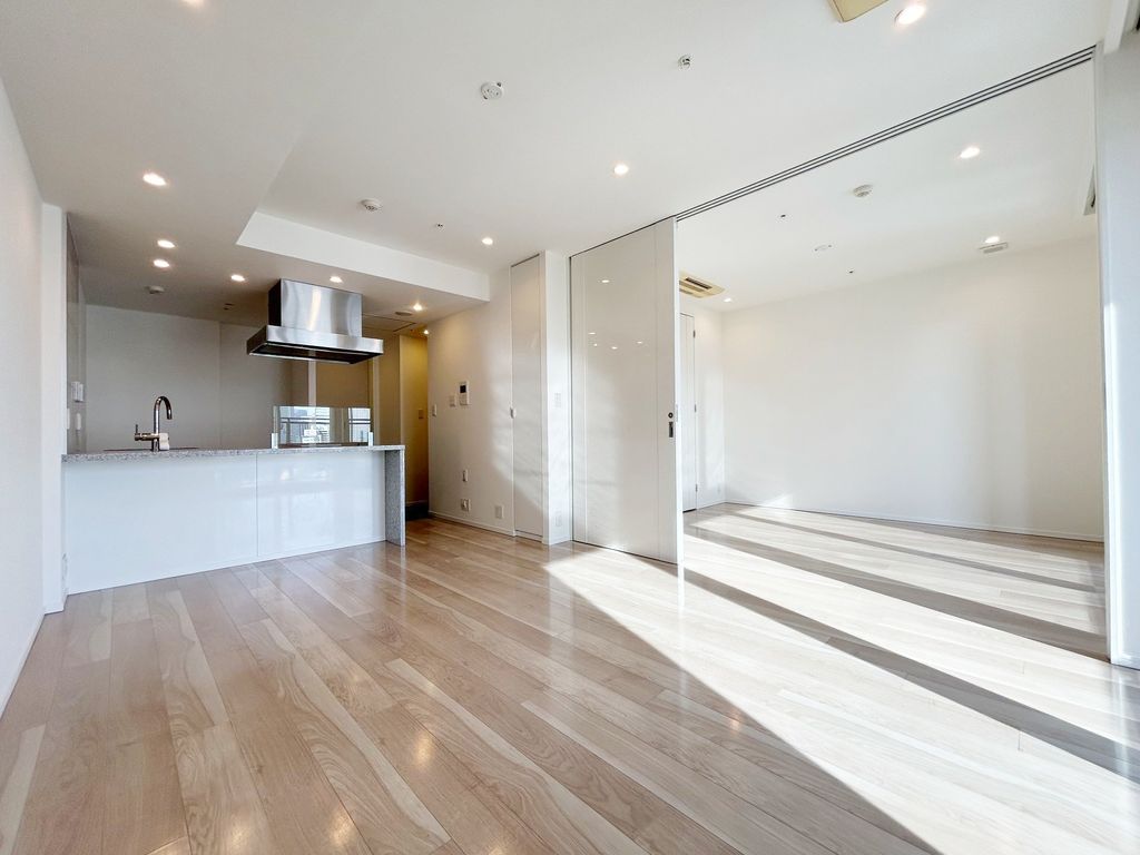 E-Housing THE ROPPONGI TOKYO CLUB RESIDENCE for Rent | 1LDK in 3-7-1 Roppongi, Minato-ku, Tokyo ...