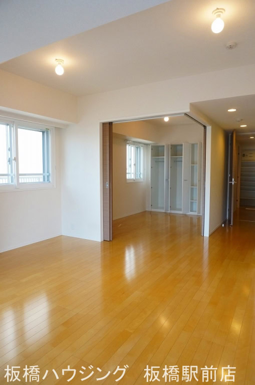 E-Housing Park Axis Itabashi Honcho No. 2 for Rent | 1LDK in 74-1 ...