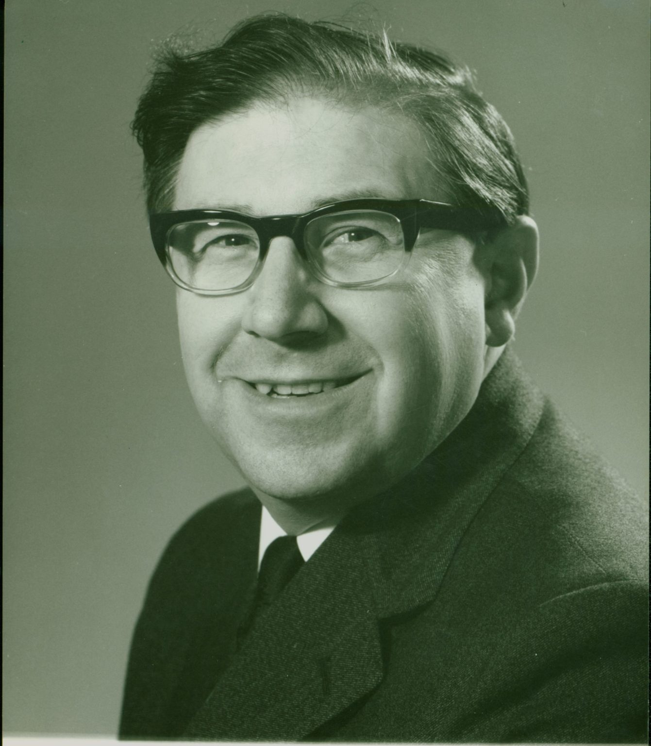 Museum of Royal Worcester | In memory of Henry Sandon MBE