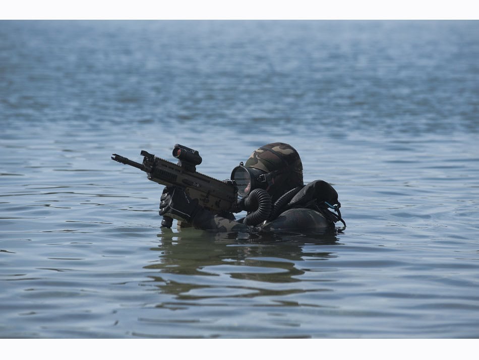 Nageur de combat – Des combattants d’élite – 🤿 Plongez ! Le magazine de ...