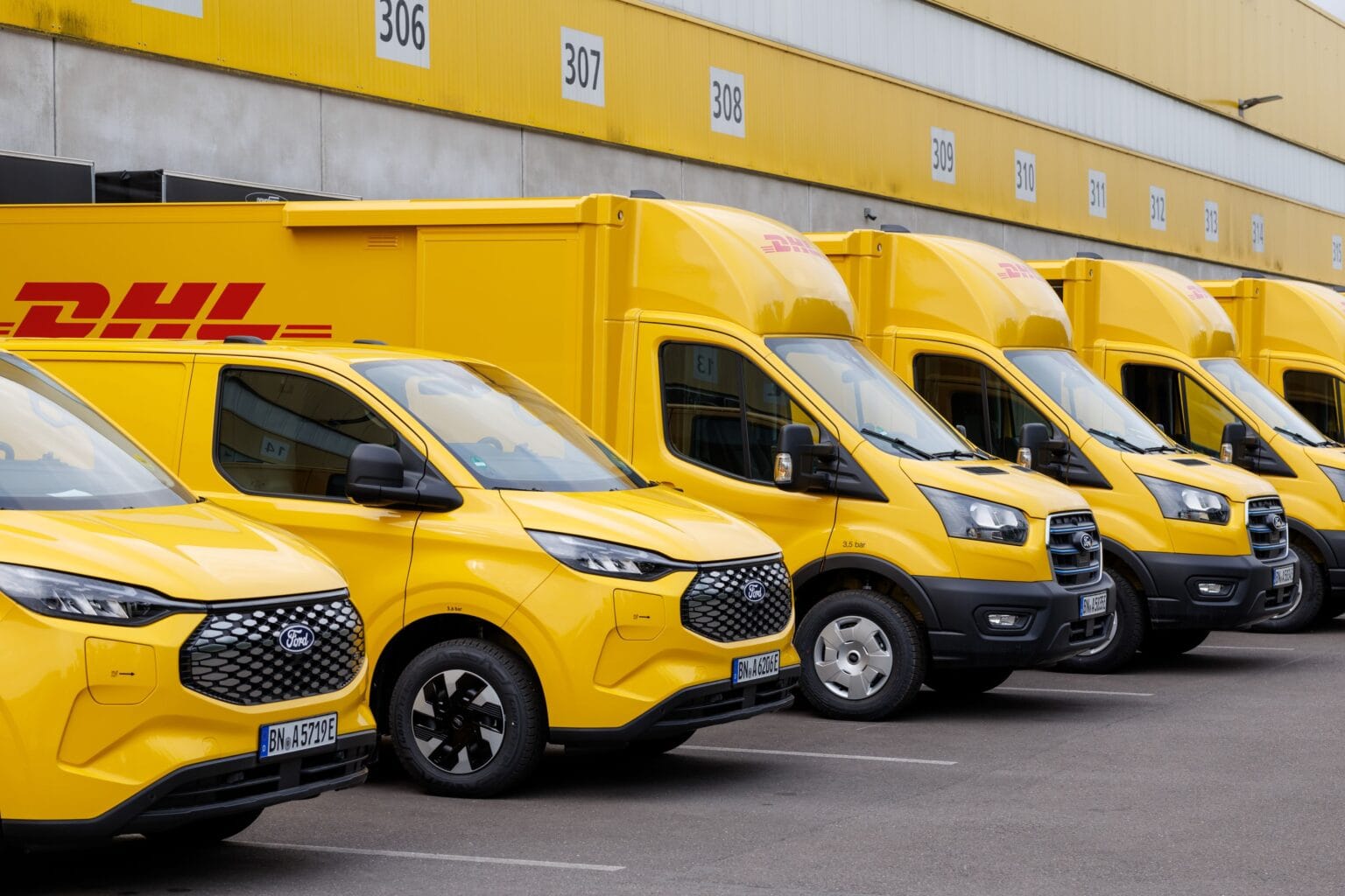 DHL Expands Electric Fleet with Smart Charging Solutions