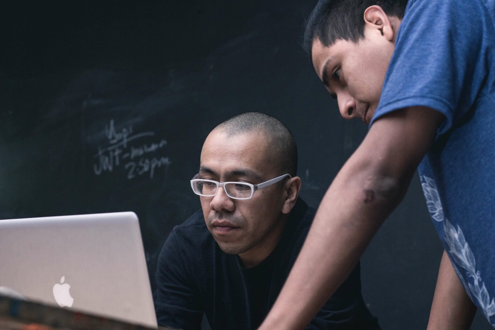 Leading a Multi-Generational Workforce with Emotional Intelligence ...