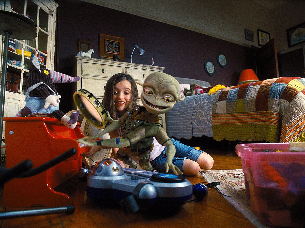 Review: Aliens in the Attic - Slant Magazine