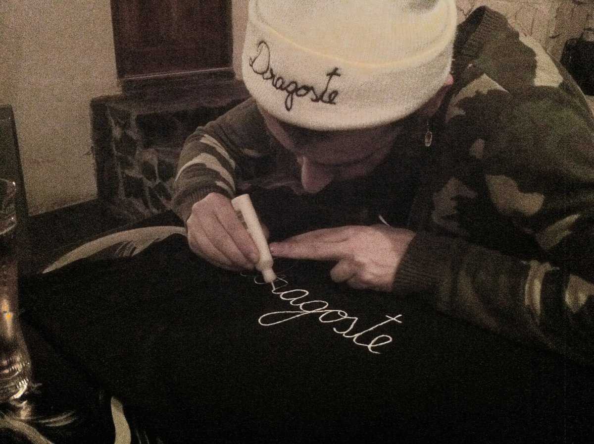 Sibianul care îți "încarcă" garderoba cu ”Dragoste” - Dan Pintea ...