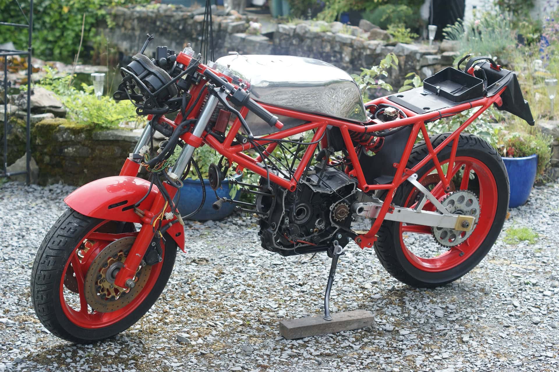 Ducati F1 style fuel tank - Tab Classics