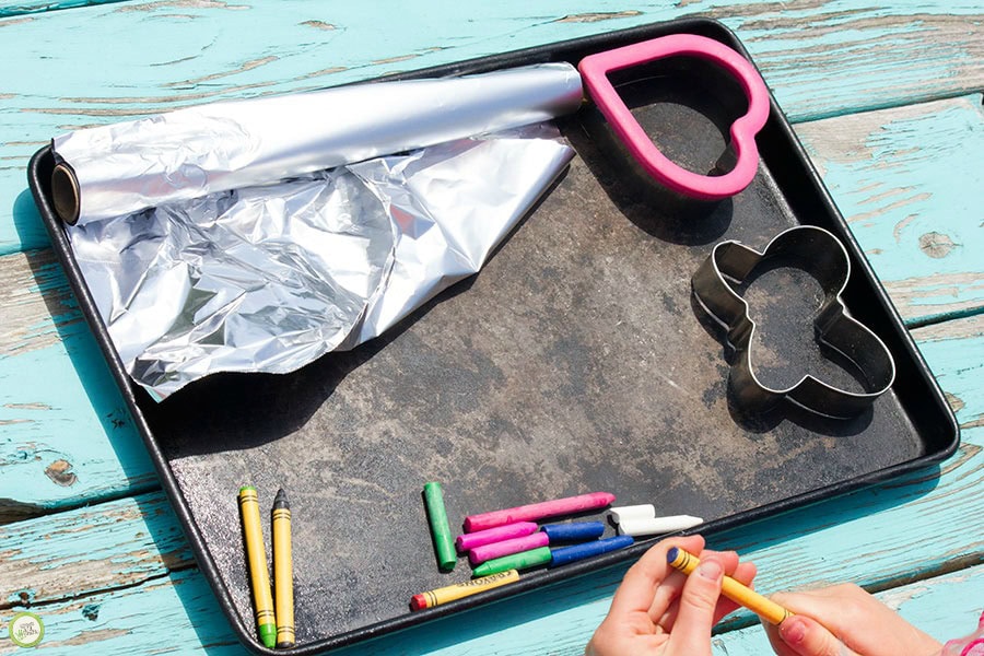 Melted Crayons Turn into New Crayons with the Sun - Green Kid Crafts