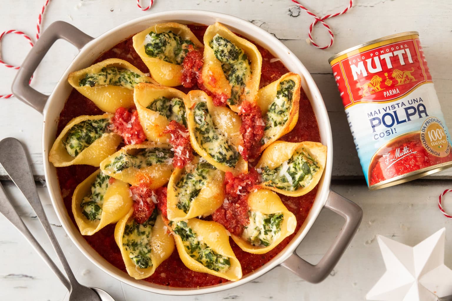 CONCHIGLIONI - PASTA BAKED WITH TOMATO SAUCE | Mutti Recipe