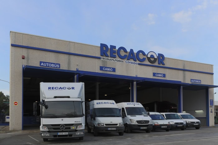 Recacor, servicio integral del neumático en el Solo Camión Festival