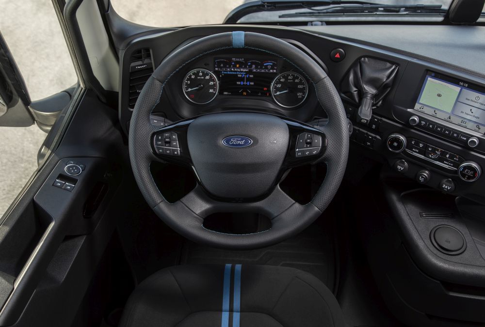 Ford Trucks España celebra sus dos años con el exclusivo F-MAX ...