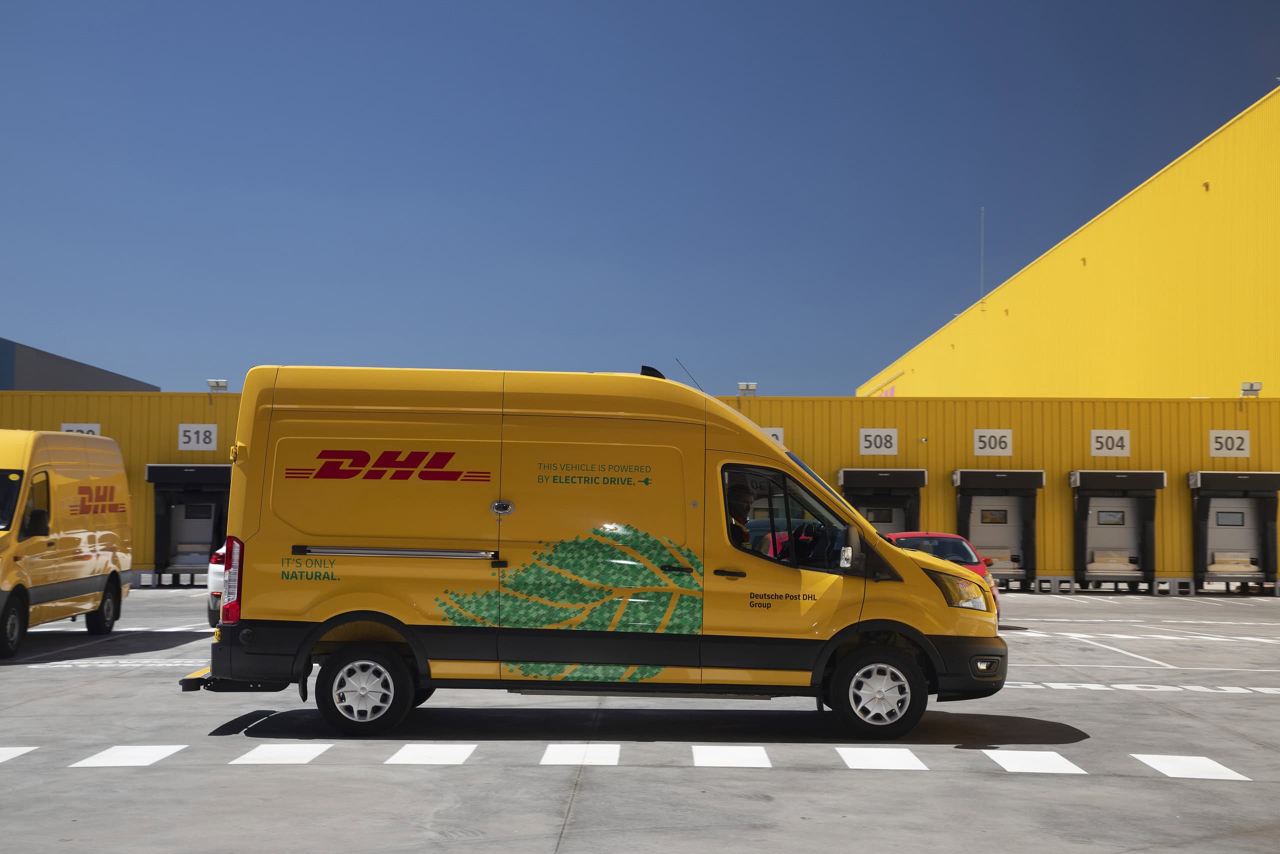 DHL Express España refuerza su última milla sostenible de la mano de ...