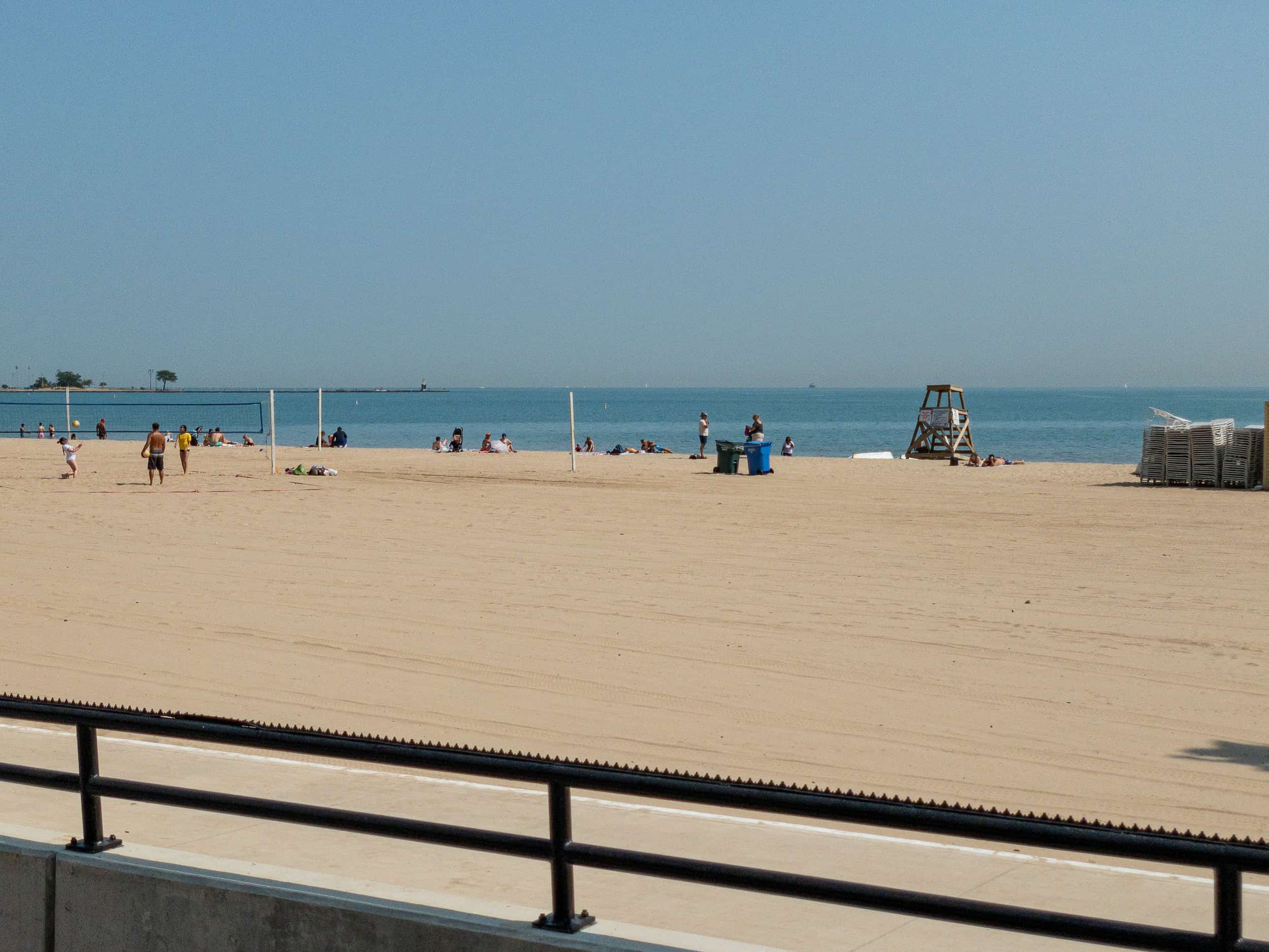 Oak Street Beach – Chicago Traveler