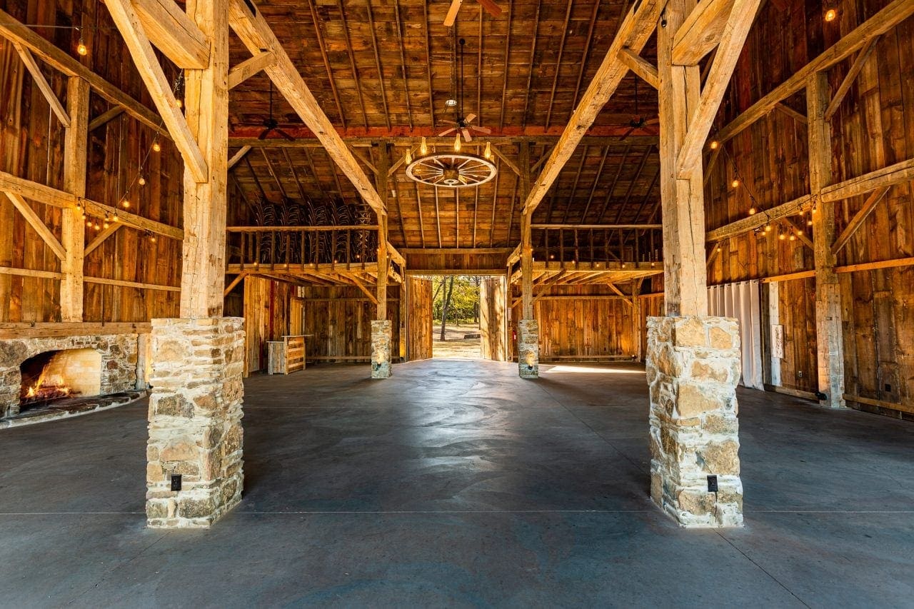 Scenic Wedding Venue Outdoor Ranch & Barn Rustic Luther, Edmond ...