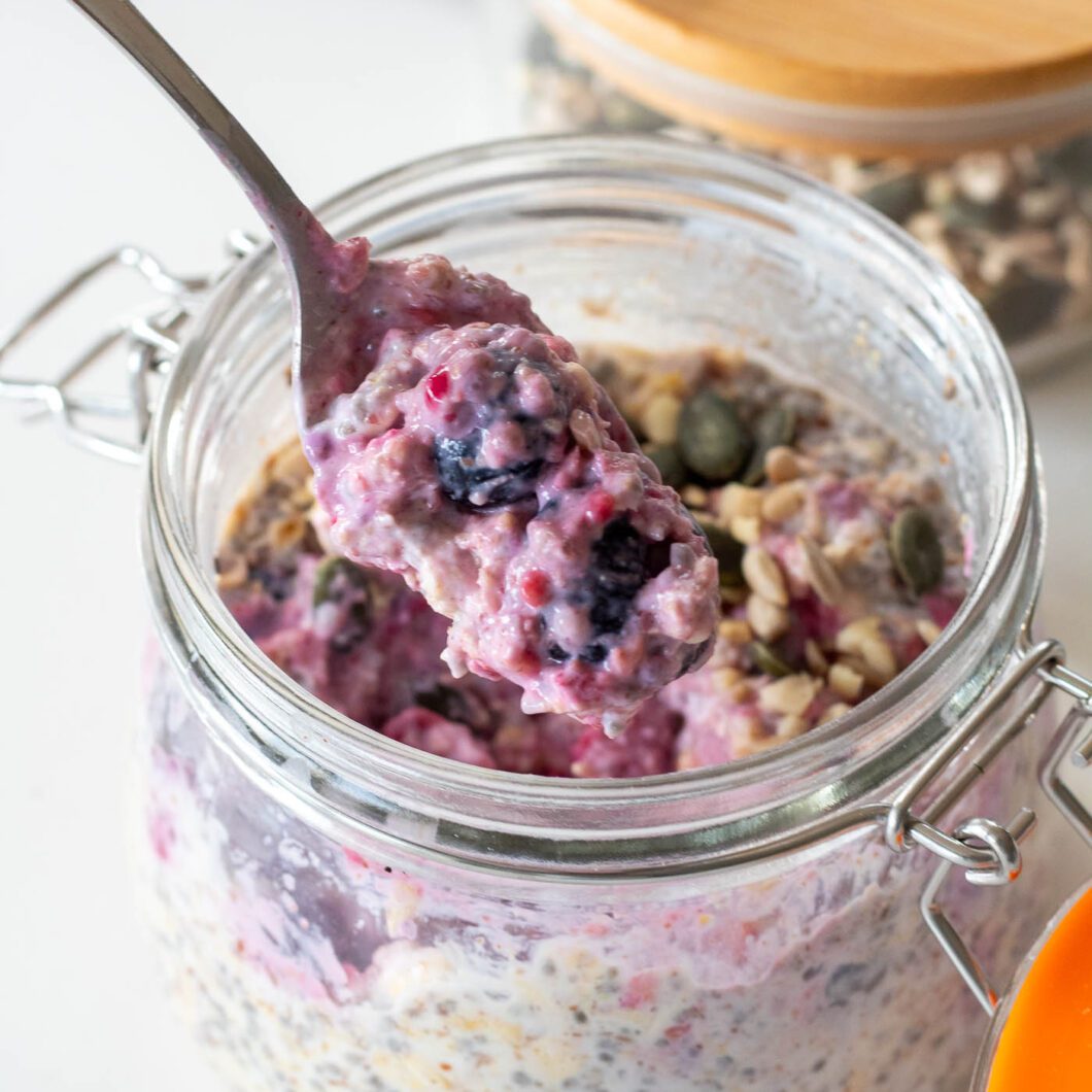 Easy Overnight Oats Recipe with Frozen Fruit