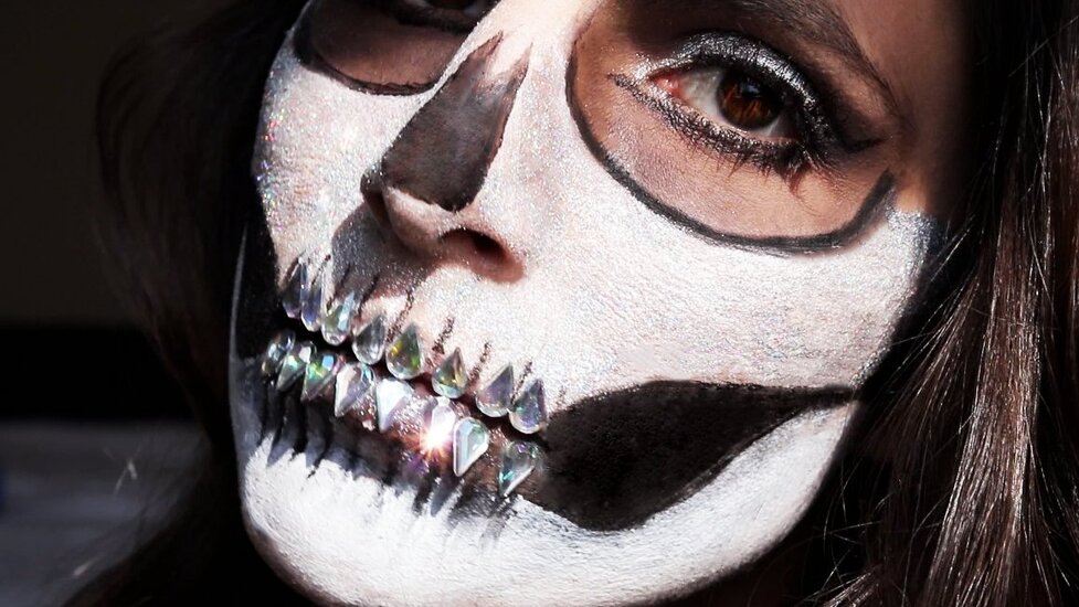 skull teeth makeup tutorial