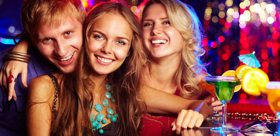 11 Proven Spots to Find Cape Town Hookups & Meet Girls In 2023