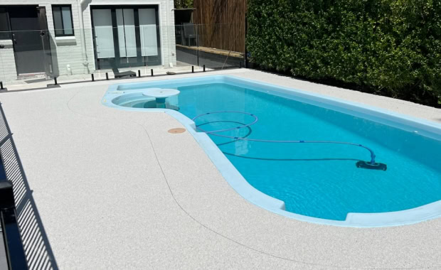 Camden Pool Surround - Resin Bound Pro