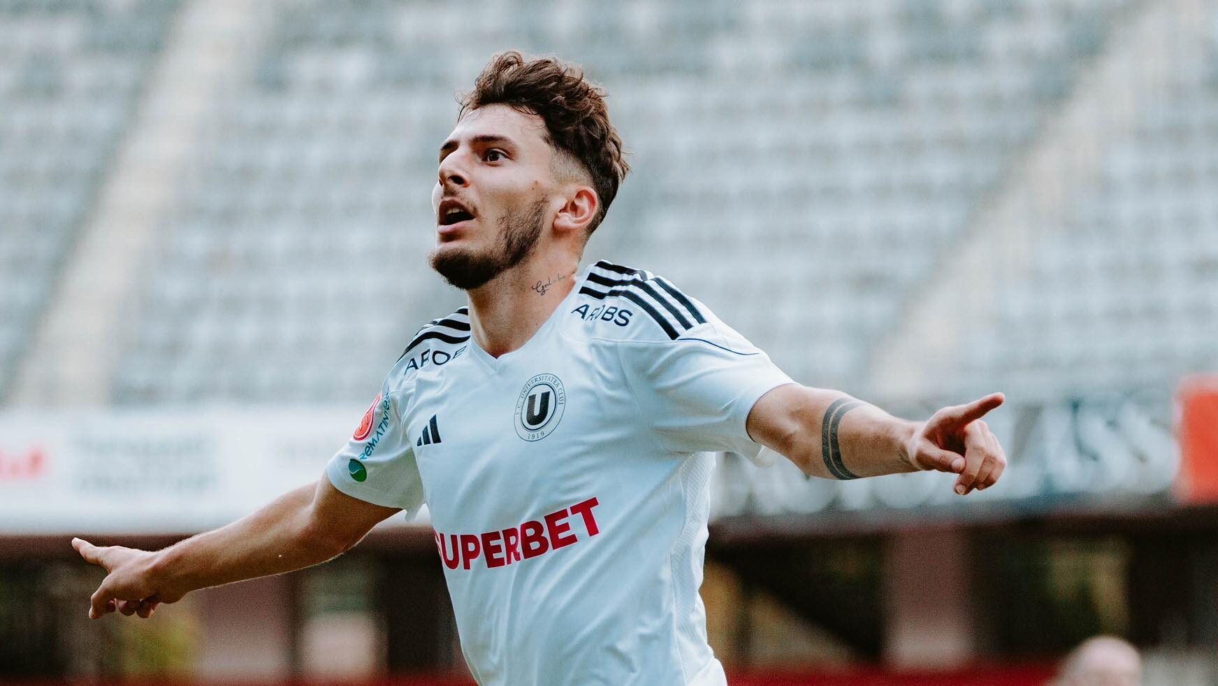 Ianis Stoica, prezentat oficial de FC Hermannstadt. A semnat pe trei ...