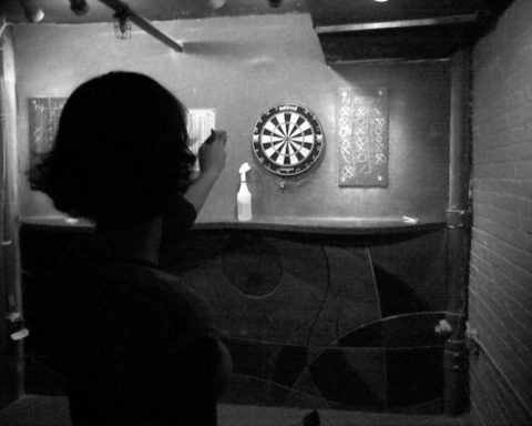 How To Hold A Dart (The Basics Of Proper Dart Grip)