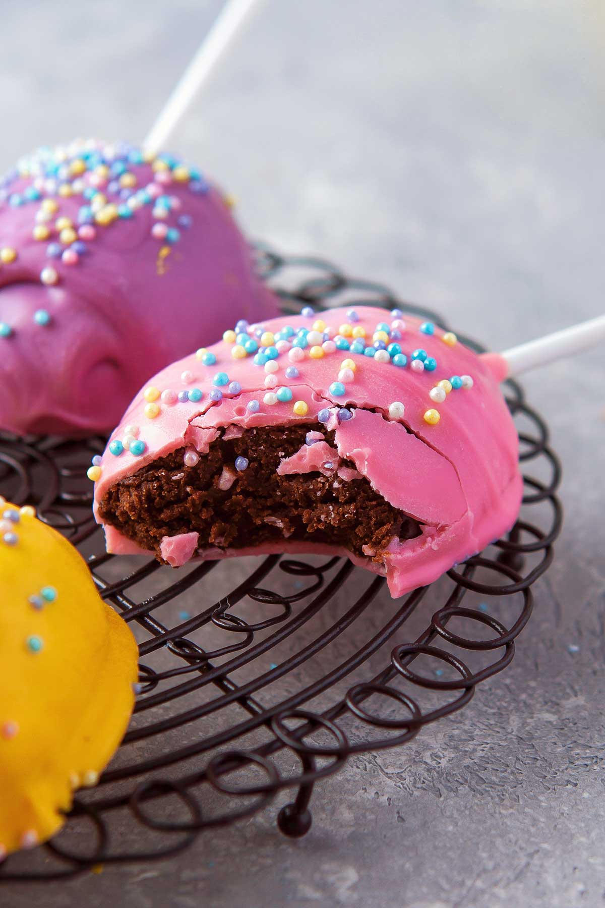 Easter Egg Cake Pops - Homemade Hooplah