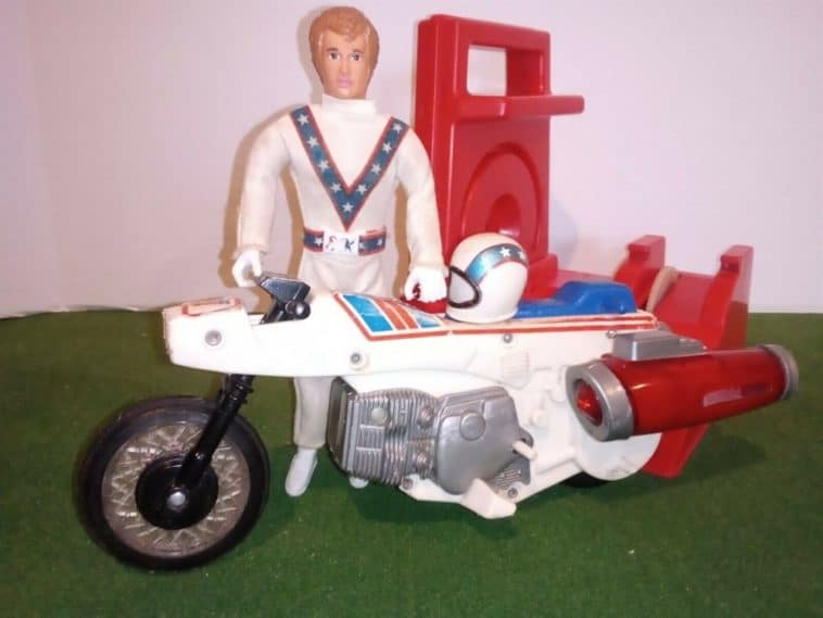 10 Best Action Figures From The 70s | 8 Bit Pickle