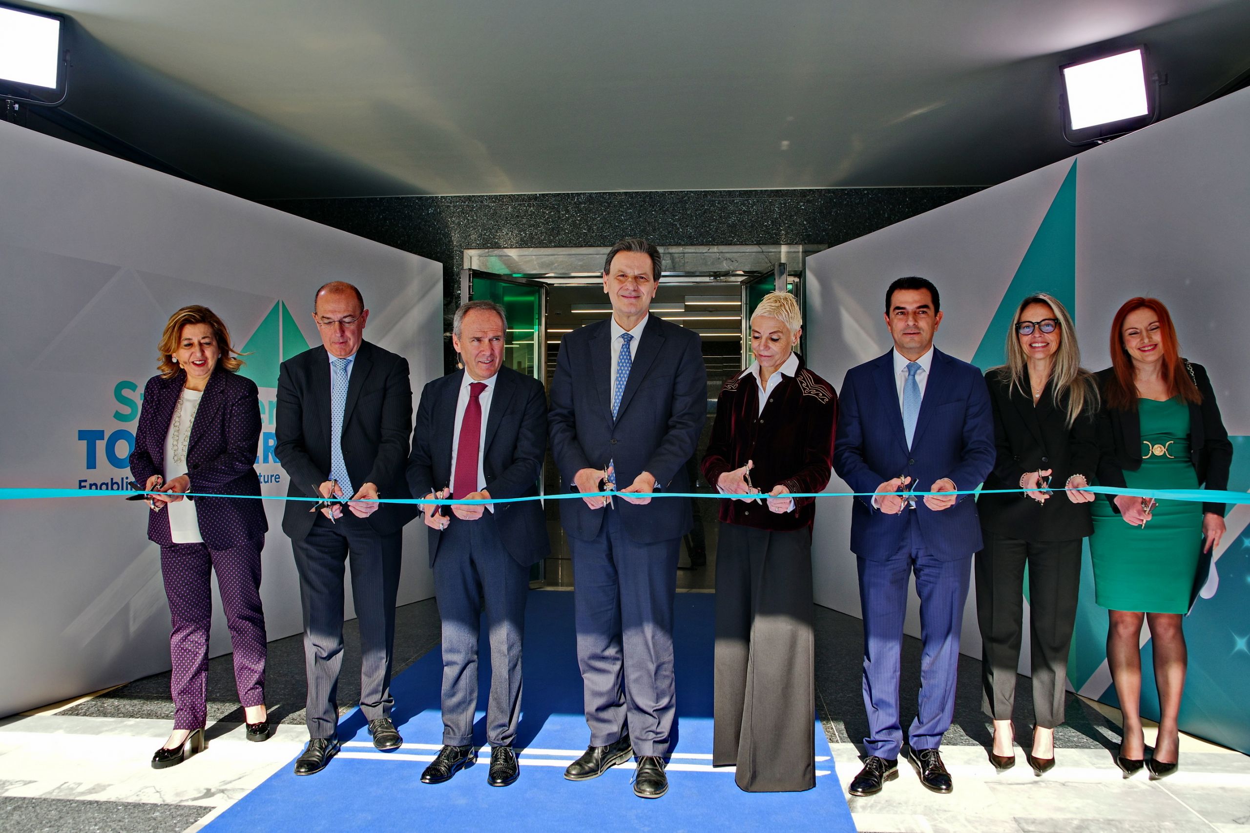 Officially unveiled: "Enaon", the new identity of Greek companies ...