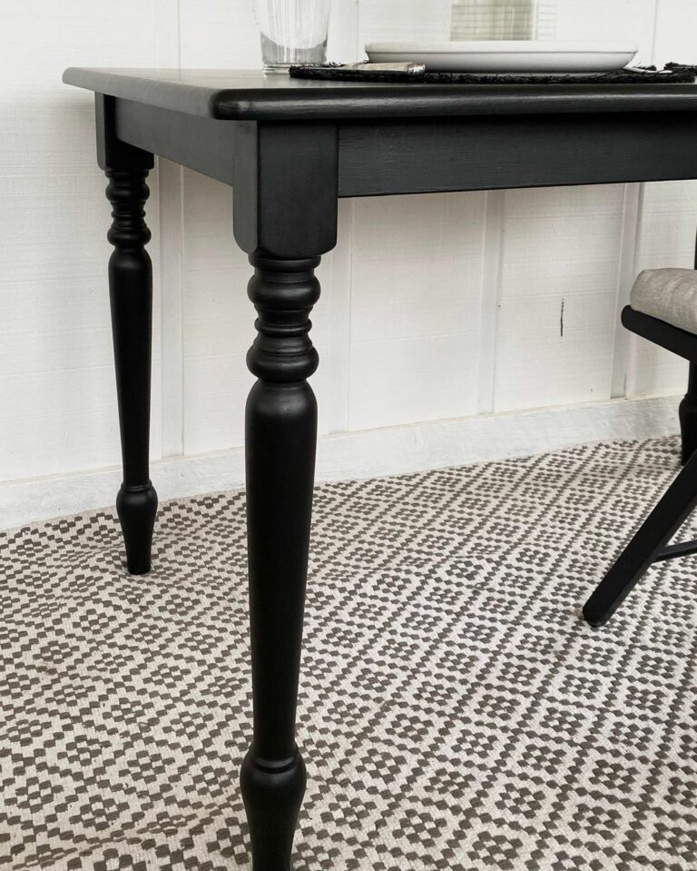 20 Idées de Tables Peintes en Noir | Oh My Sander