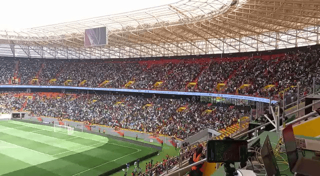 Vidéo - Sénégal vs Egypte : Le stade Abdoulaye Wade plein à craquer