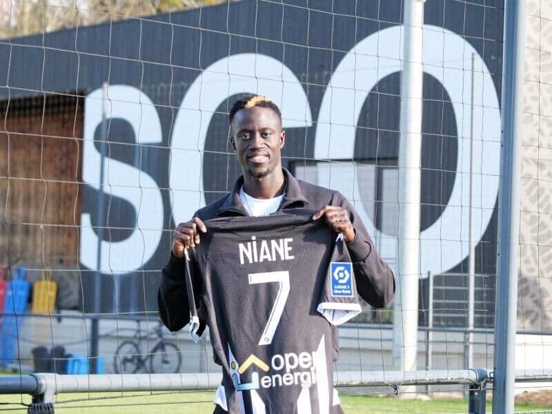 Ligue 1 : Ibrahima Niane, le nouveau numéro 7 du SCO Angers adresse un ...