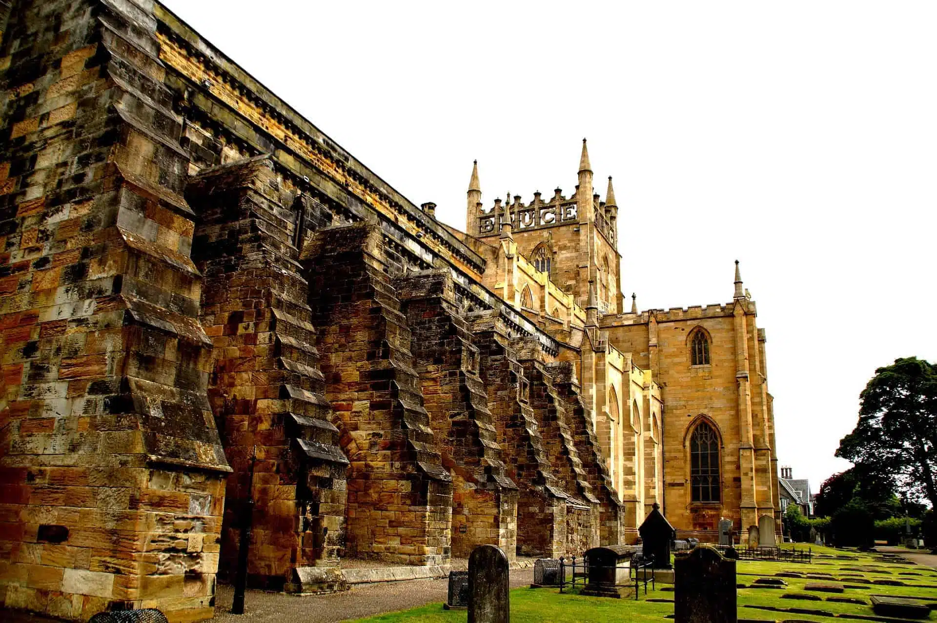Dunfermline Abbey - Fife: Complete Visitor Guide | Out About Scotland