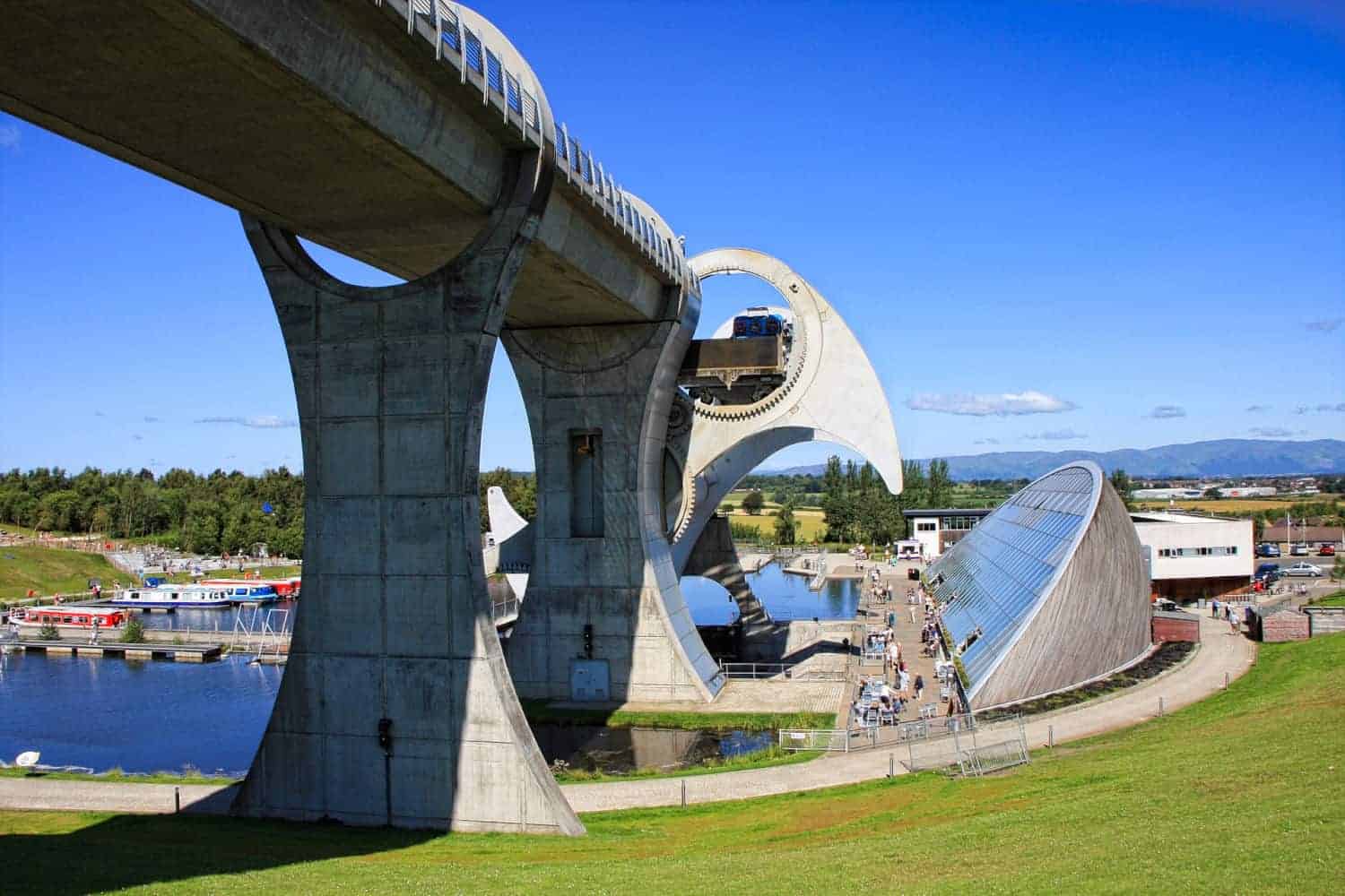 The Falkirk Wheel - Stirlingshire: Complete Visitor Guide | Out About ...